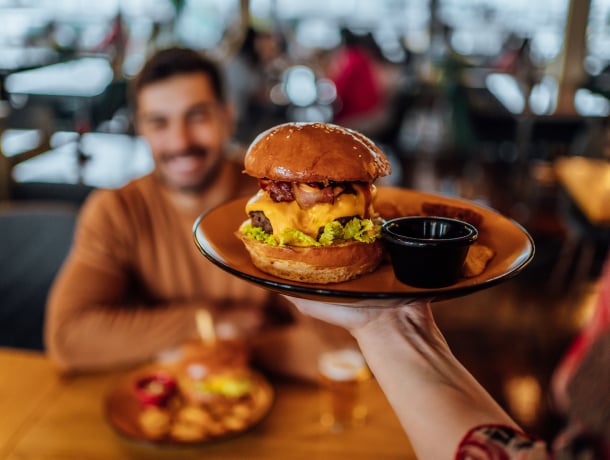 Restaurants in Cleveland - InterContinental Suites Cleveland