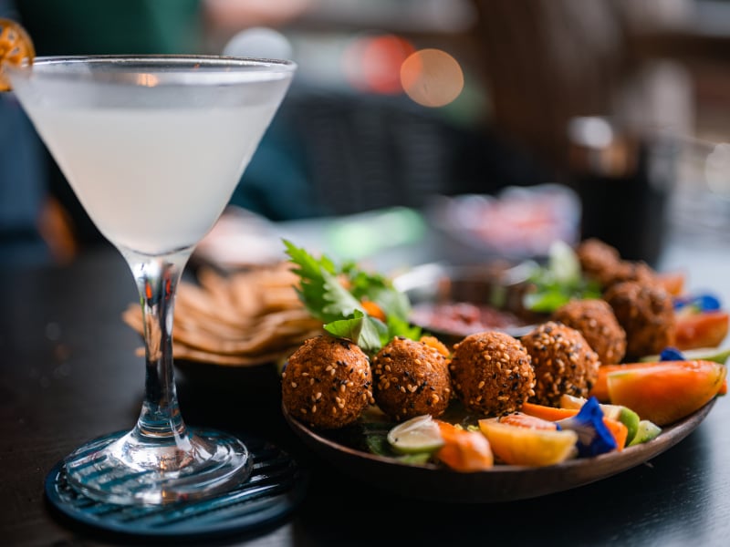 Restaurants in Cleveland - InterContinental Suites Cleveland