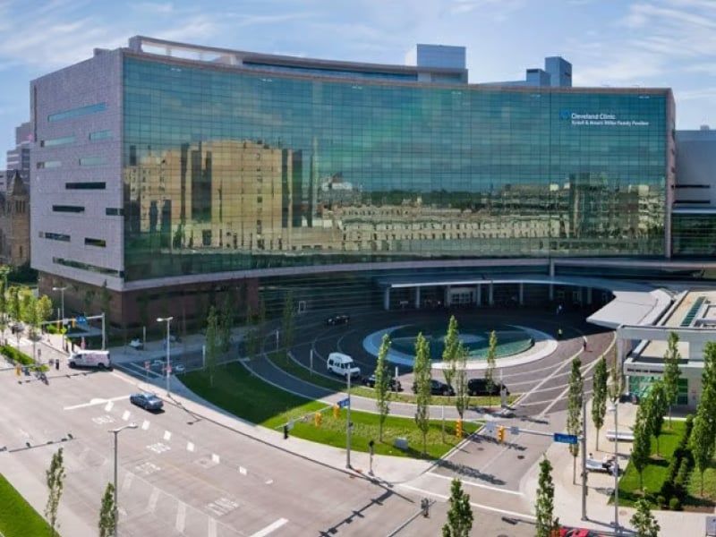 Cleveland Hotels - InterContinental Suites Hotel Cleveland